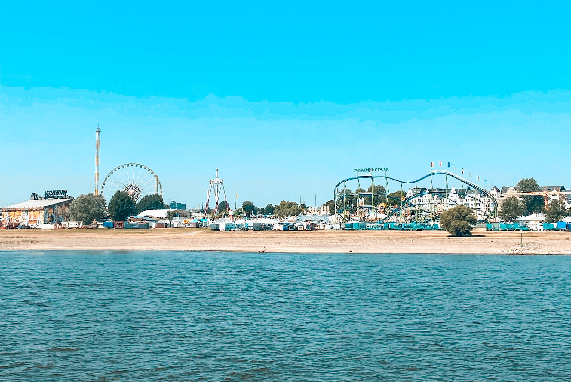 Weekend Guide to Exploring Dusseldorf - The Newlywed Adventures